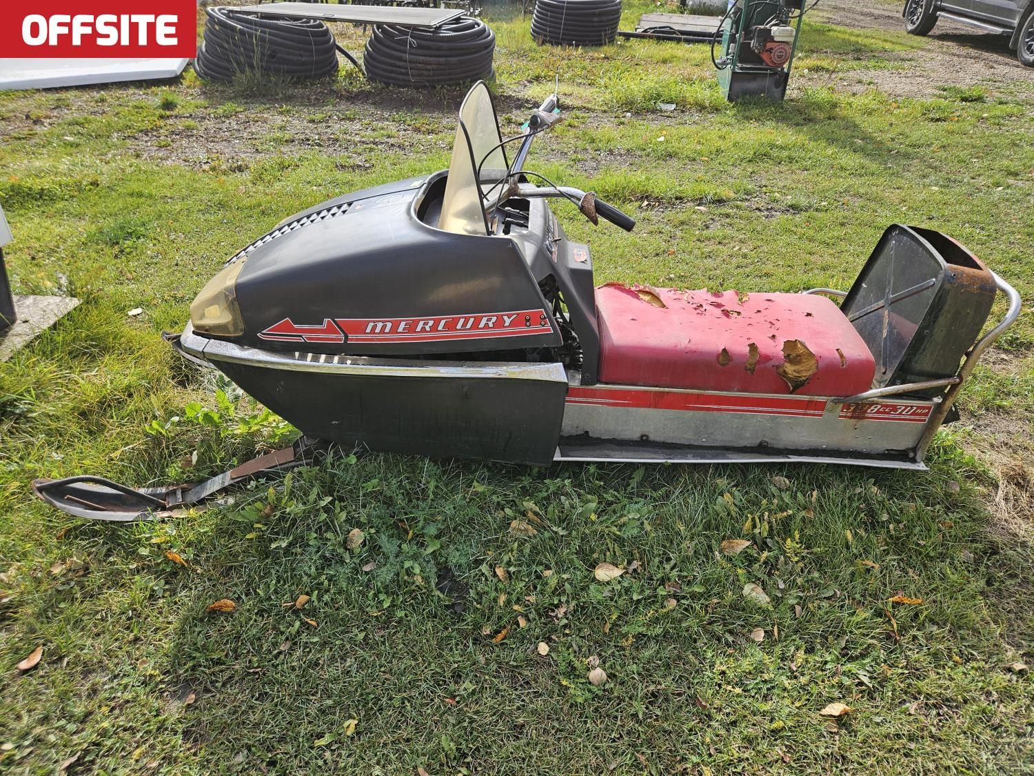 Mercury Lightning Snowmobile (Inoperable) [25JB37007-032] | Team Auctions