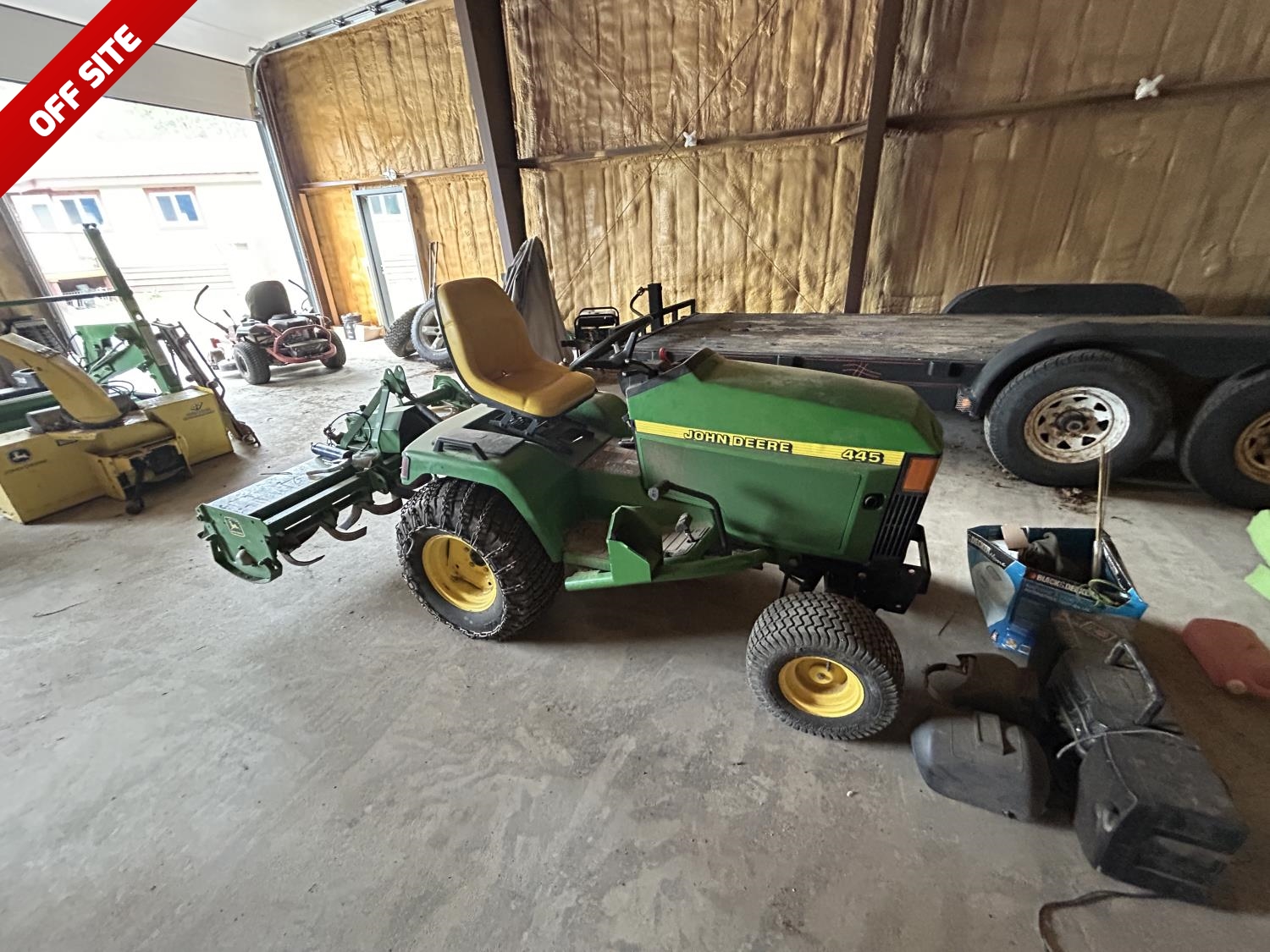 John Deere 445 Lawn Tractor [24IA10004-004]