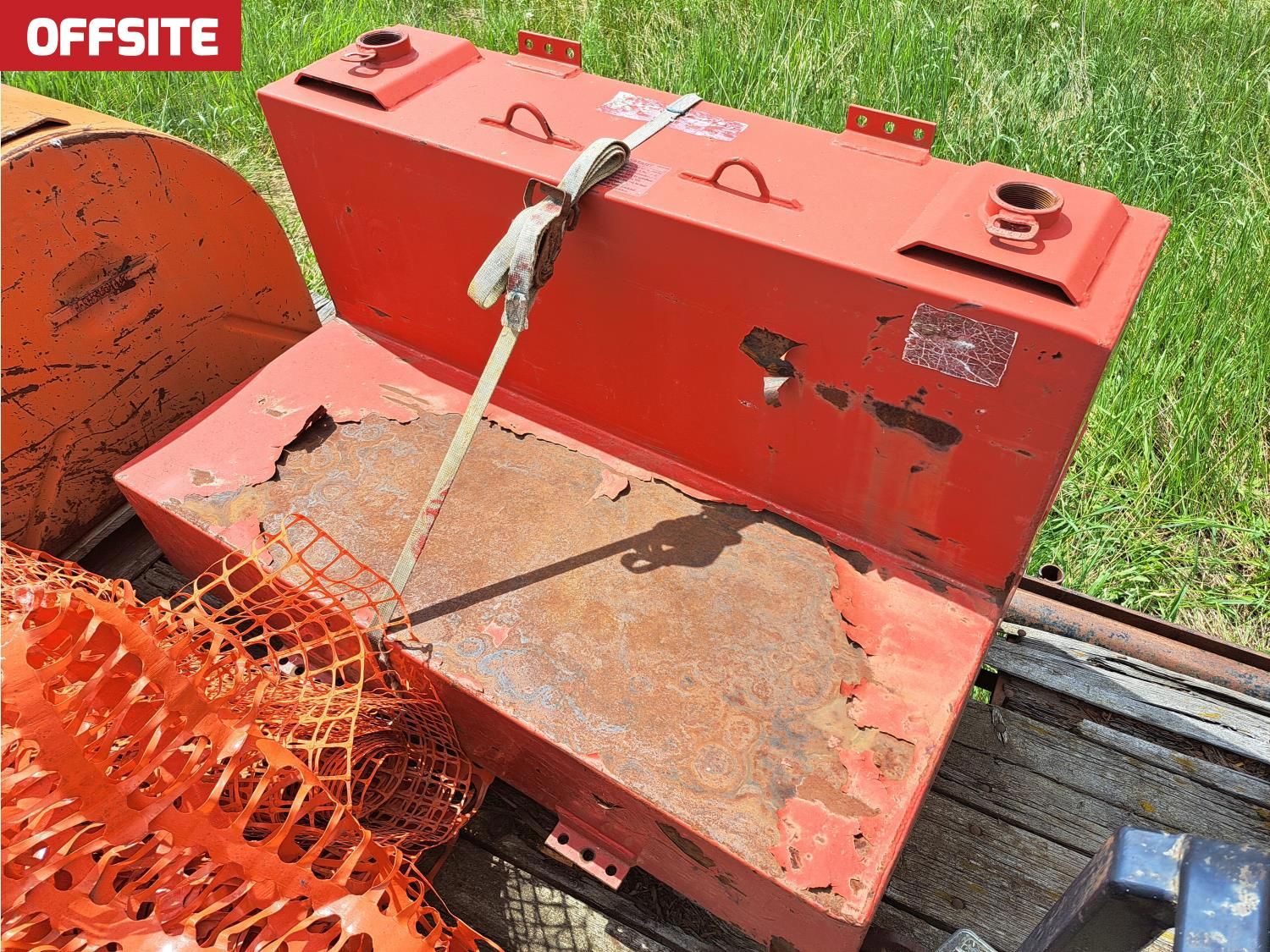 L-Shaped Fuel Tank [25FF06017-003] | Team Auctions