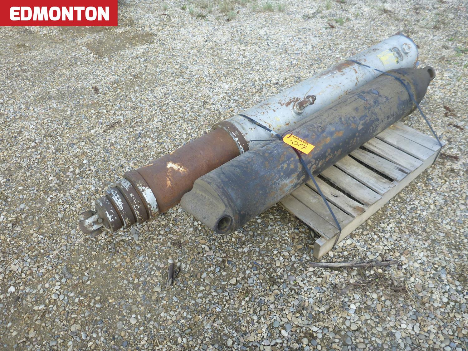 (2) Hydraulic Dump Box Cylinders [25HD05032-017] | Team Auctions