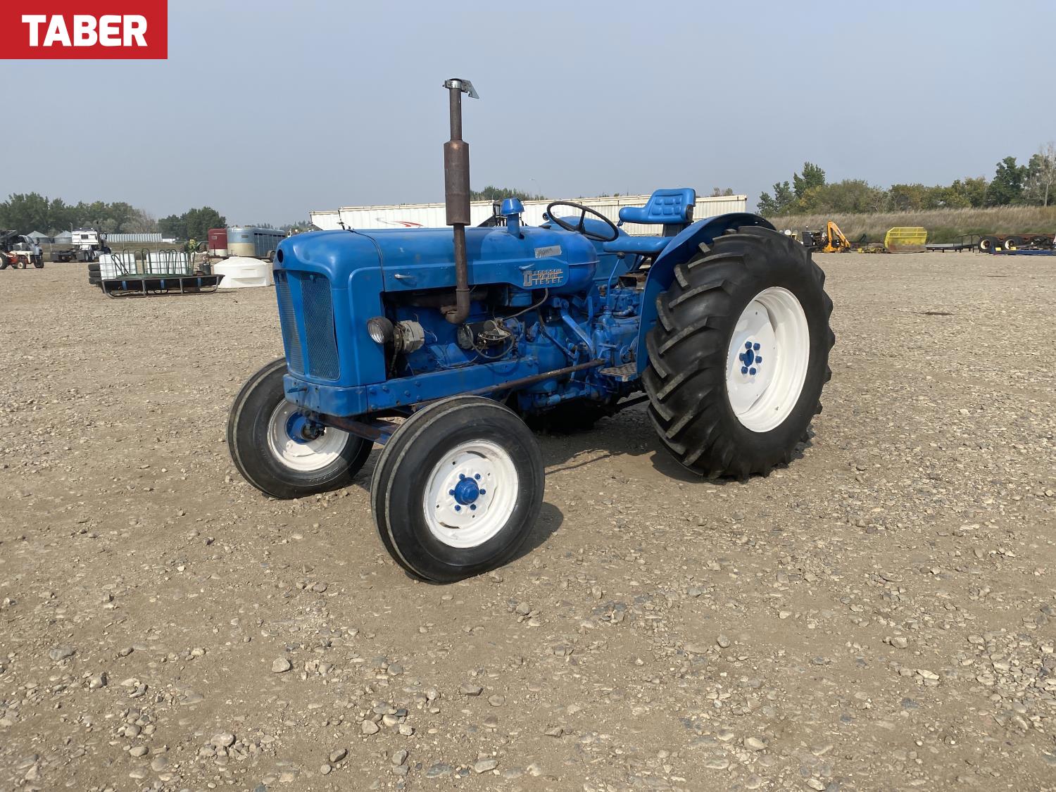 1956 Ford New Major 2WD Antique Tractor [25KI94002-001] | Team Auctions