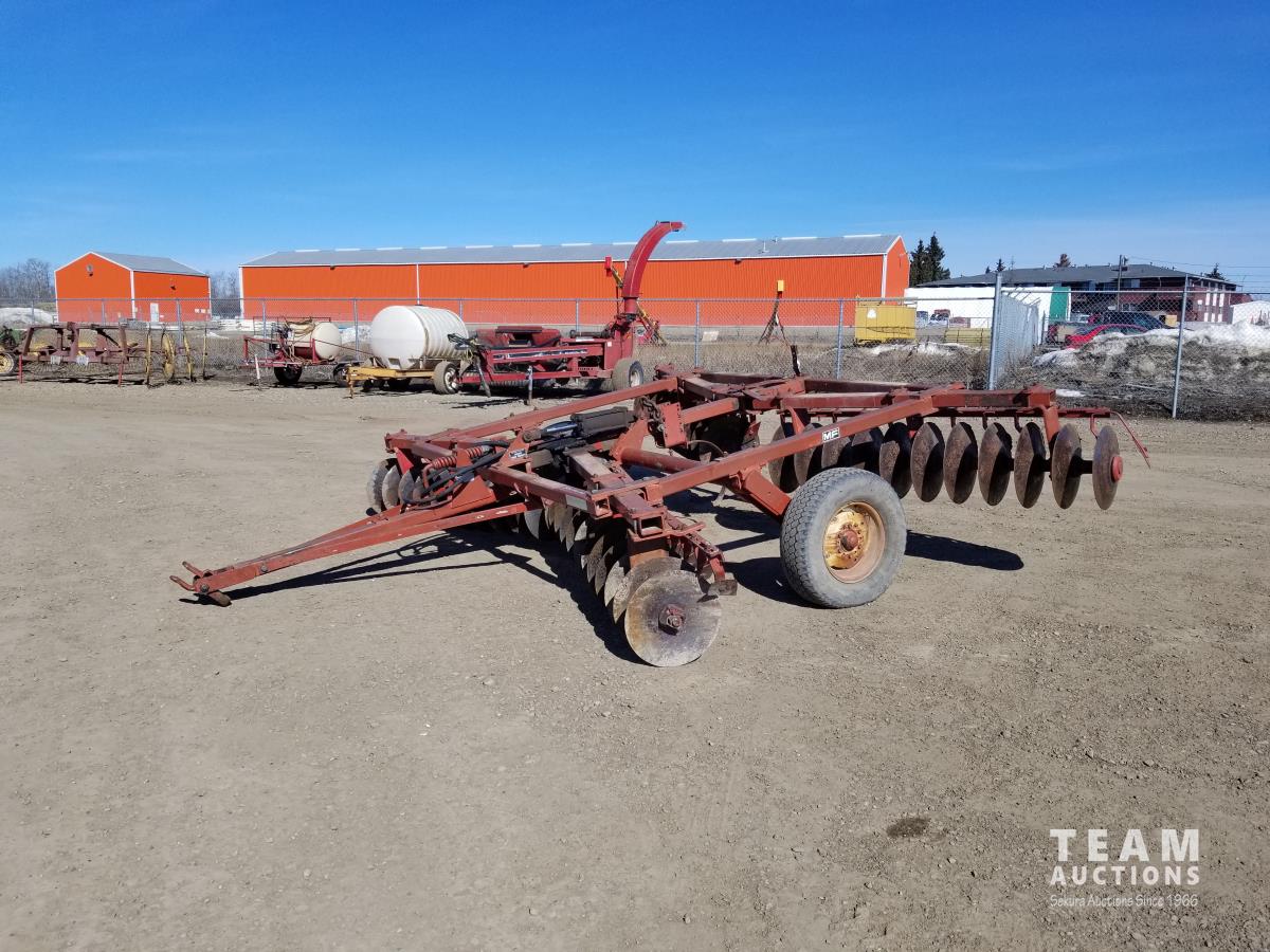 Massey Ferguson 520 12 Ft Tandem Offset Disc [23DF07025-003] | Team Auctions