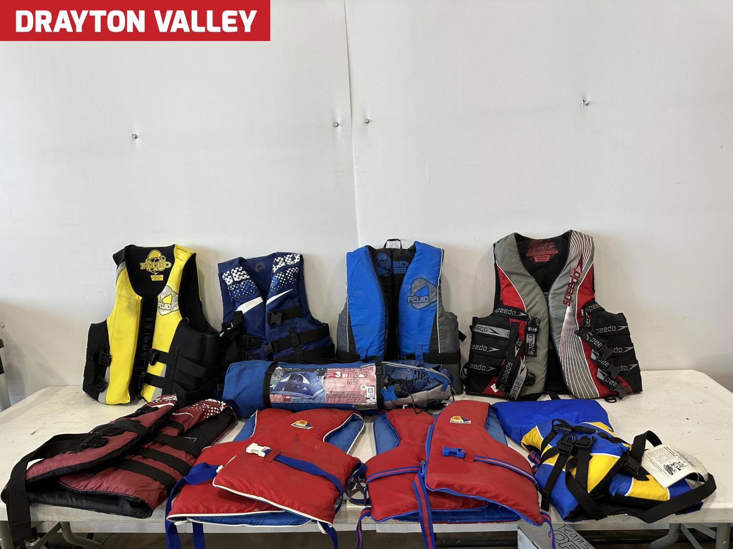 (8) Life Jackets and 3 Person Tent [25FI10020-004] | Team Auctions