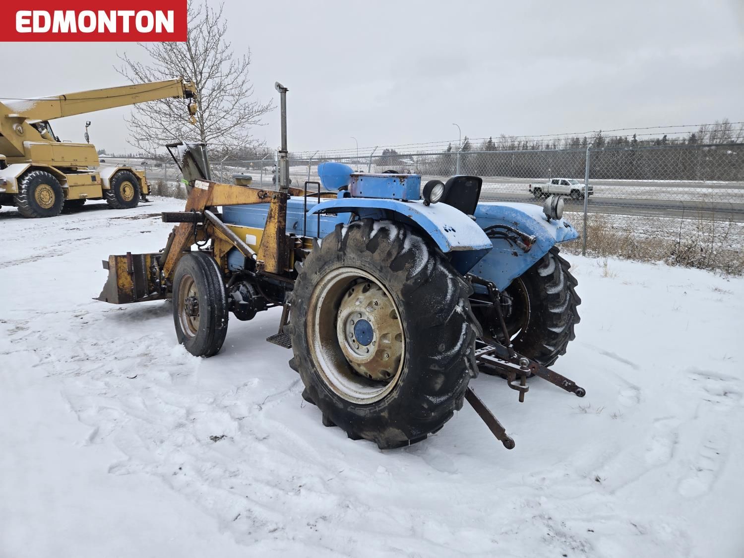 Universal U550DT MFWD Loader Tractor (Inoperable) [25LB49001-002 ...