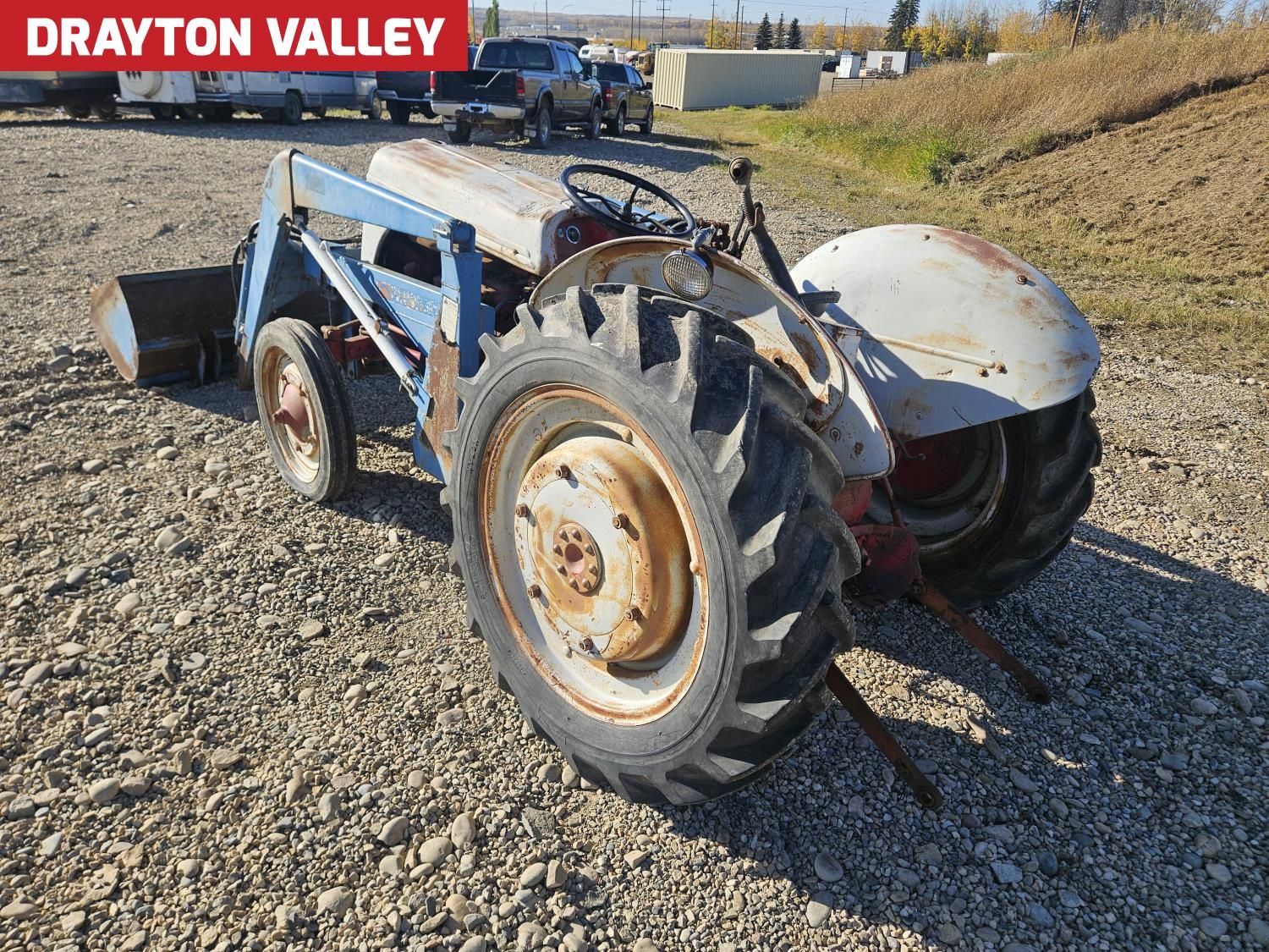 1946 Ford 2N 2WD Loader Tractor [25KE90014-001] | Team Auctions