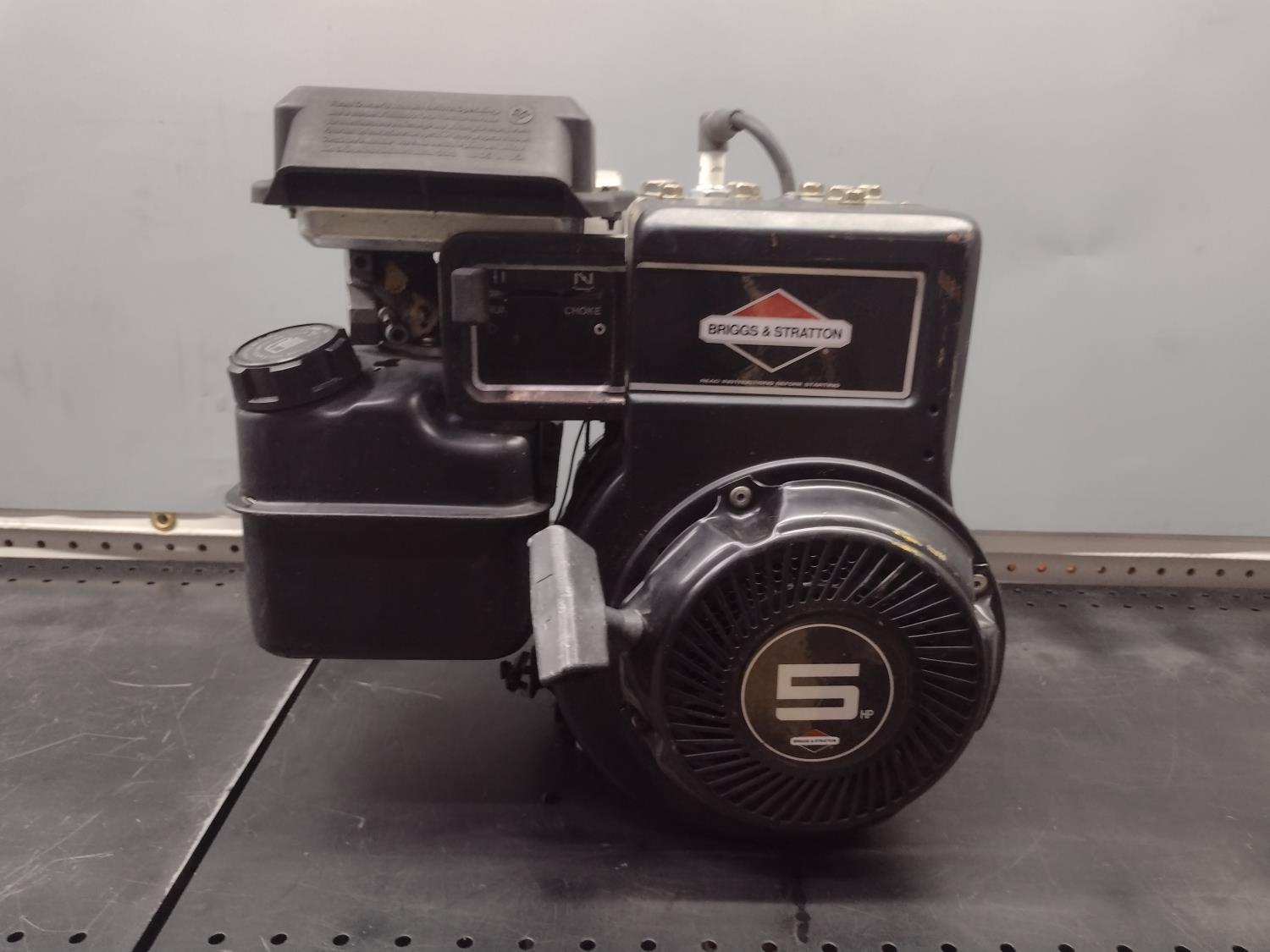 Briggs & Stratton 5 HP Gas Engine [24JE04100-006] | Team Auctions