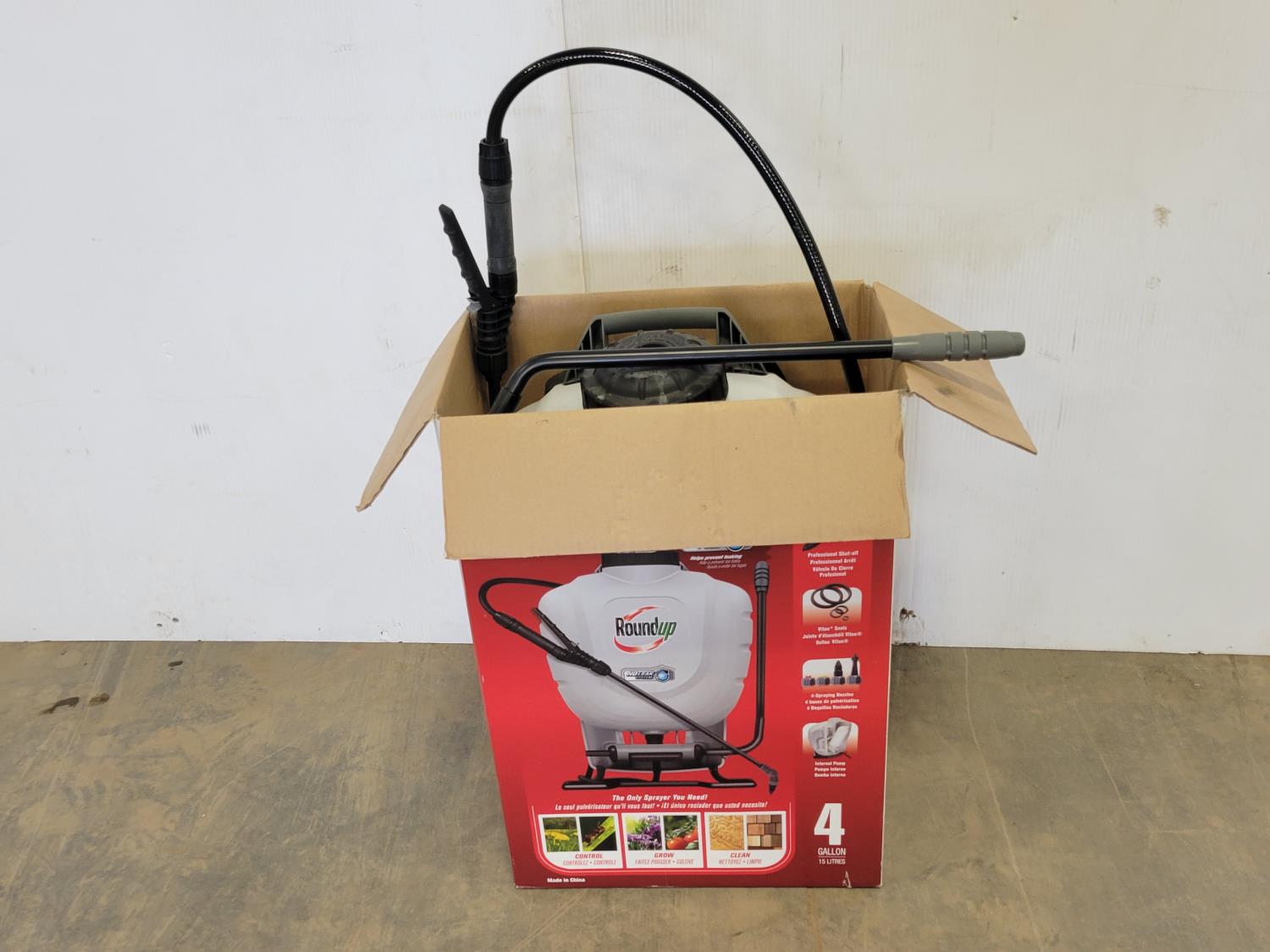 RoundUp 4 Gallon Multi-Use Backpack Sprayer [24DA10004-029] | Team Auctions