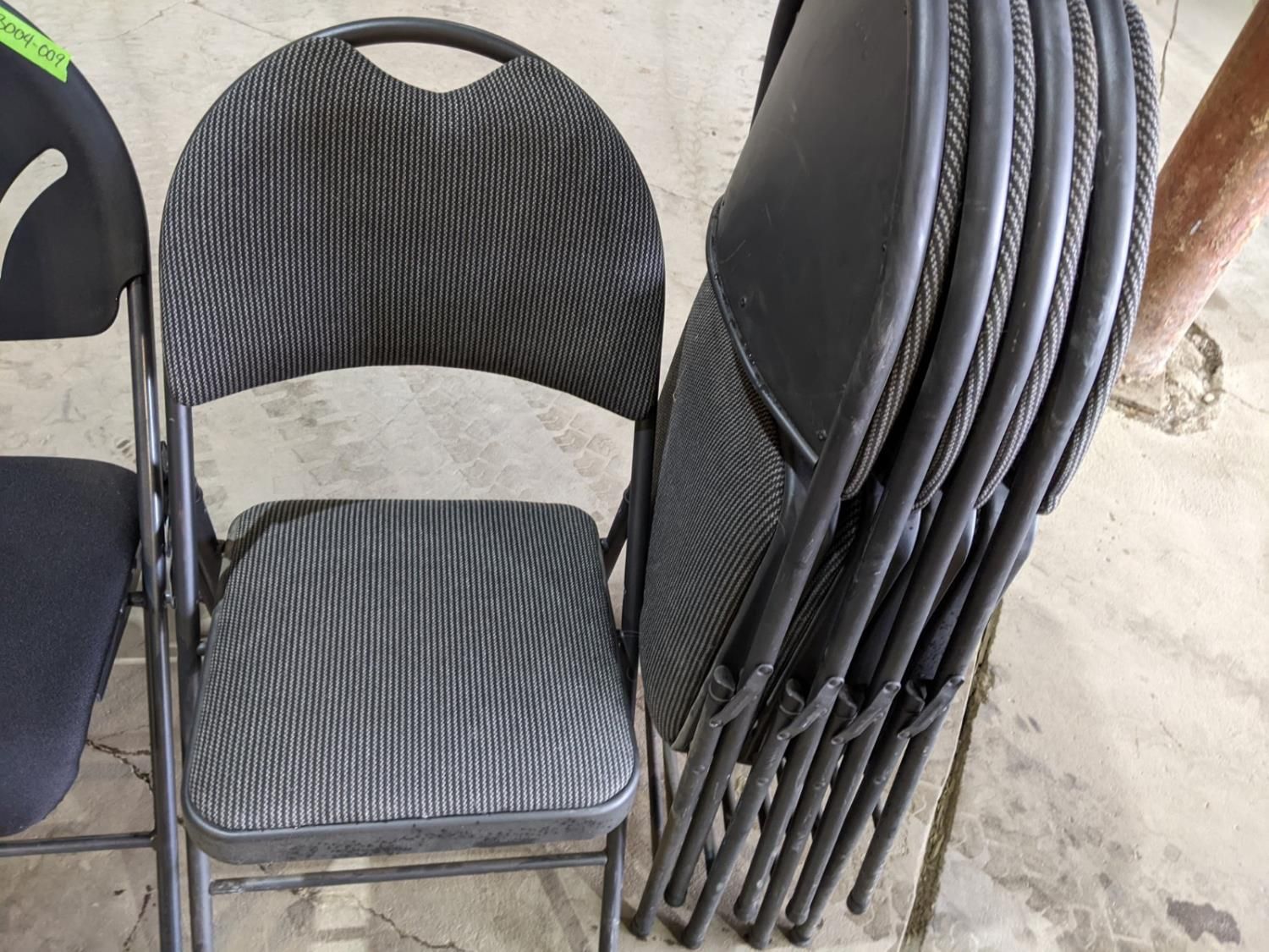 (9) Folding Chairs [24DG33005-009] | Team Auctions