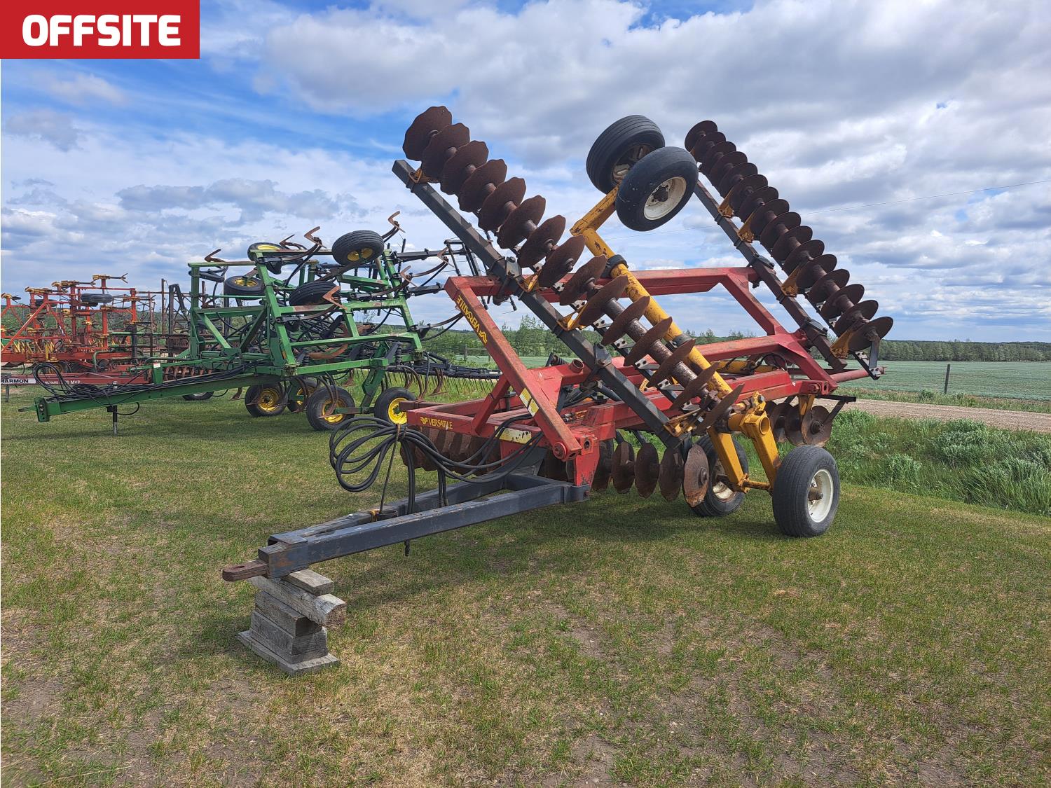 Versatile 21 Ft Tandem Disc [25FF06016-005] | Team Auctions
