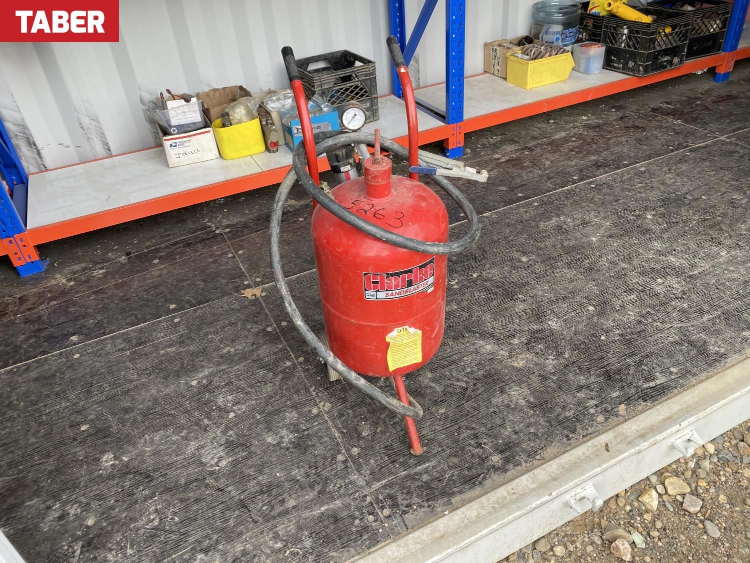 Clarke SB9008 Portable Sand Blaster [25KJ02013-014] | Team Auctions