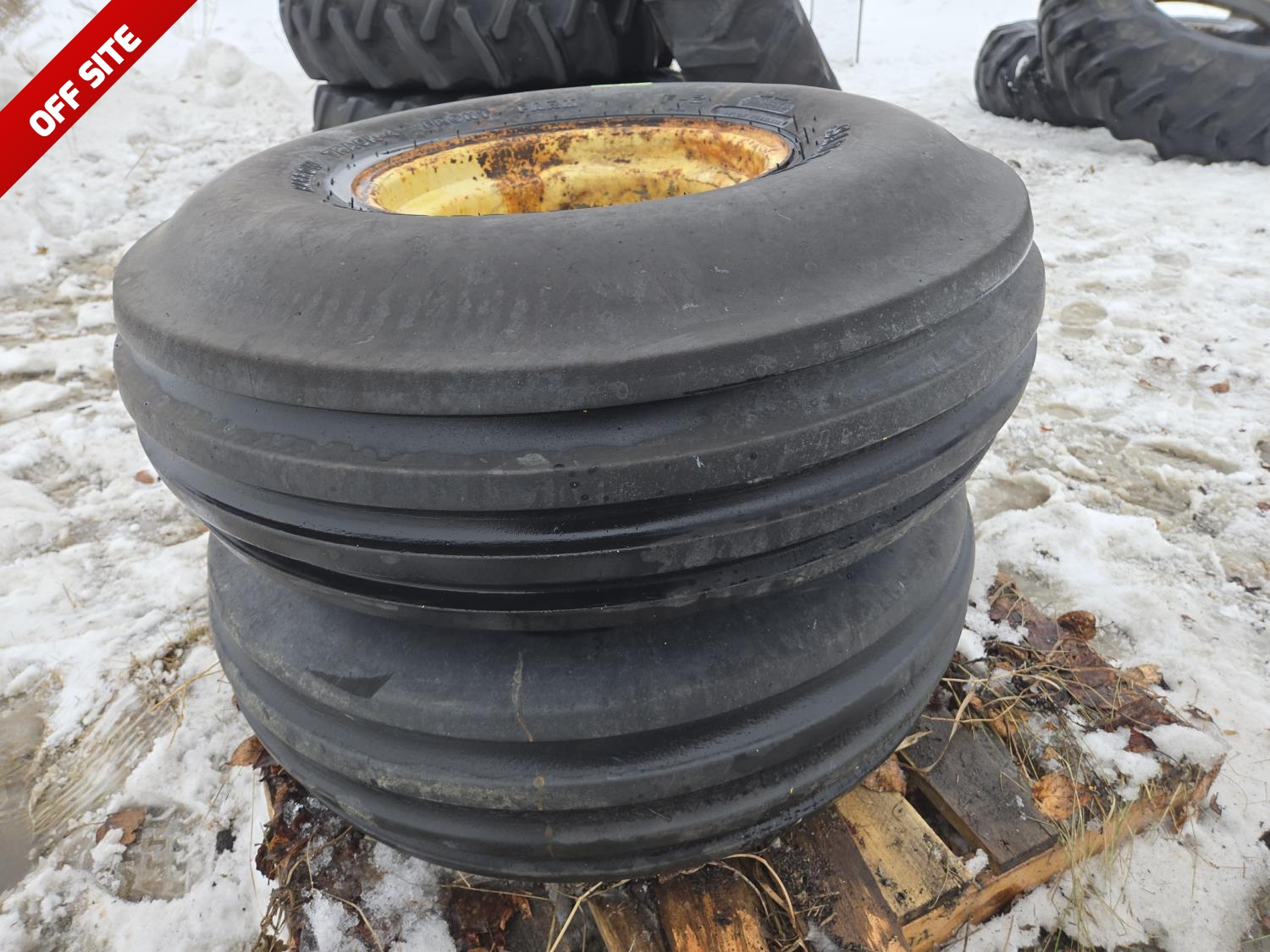 (2) 11.00-16 Front Ribbed Tractor Tires [25DD44008-018] | Team Auctions