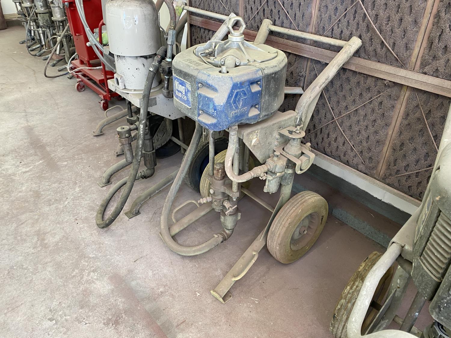 Graco XL60-220 Air Powered Paint Sprayer [25IO02001-383] | Team Auctions