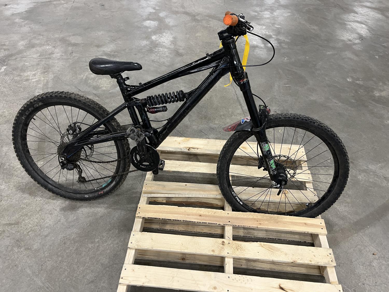Race Face Mountain Bike [25DJ32998-022] | Team Auctions