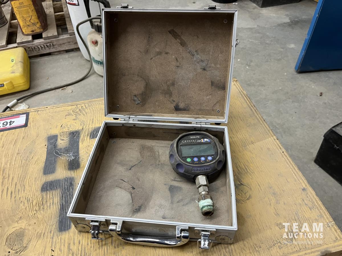 Crystal 3000 PSI Pressure Gauge [23EH02001-917] | Team Auctions