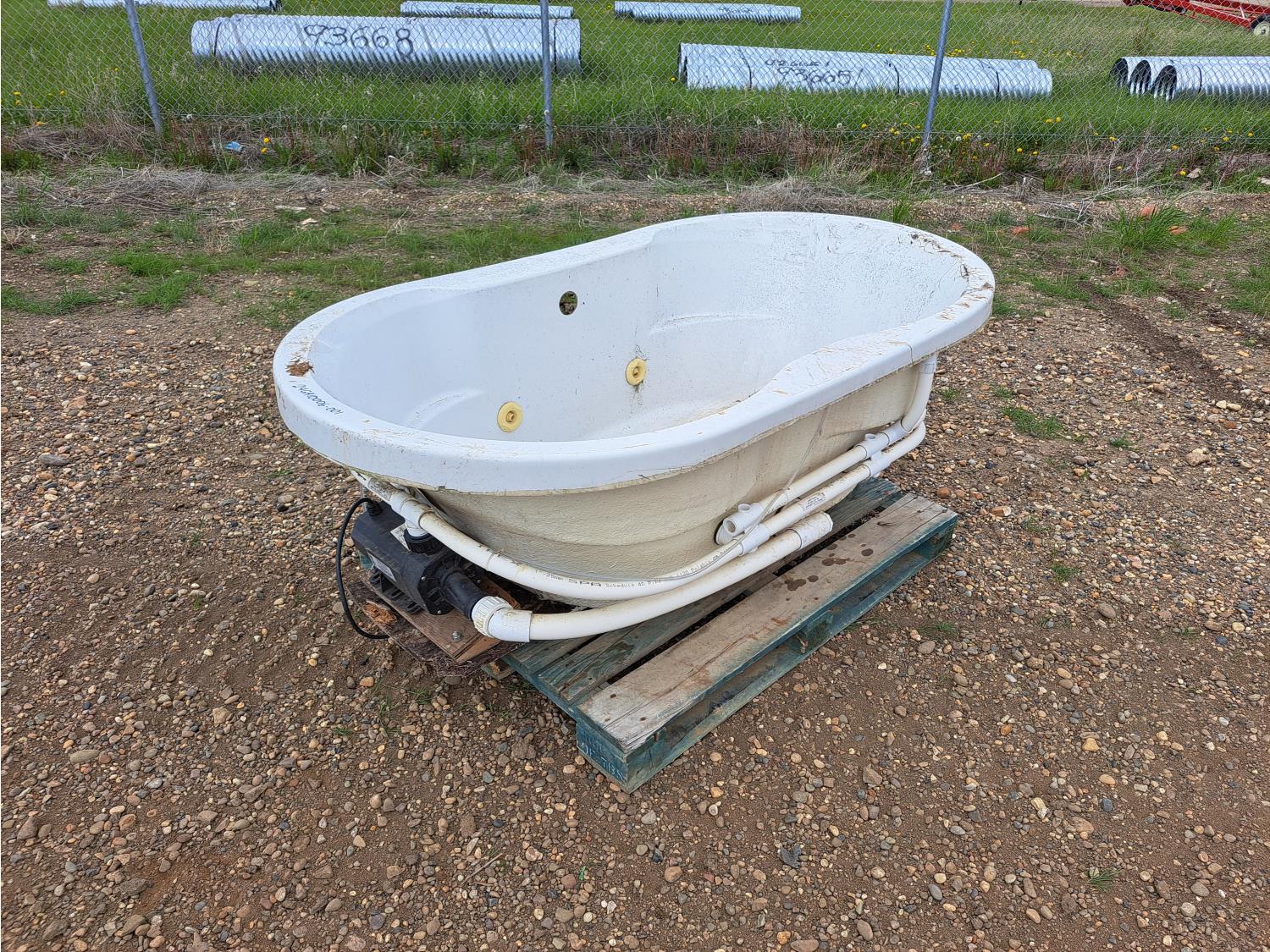 Jacuzzi Bathtub [24GA10006-001] | Team Auctions