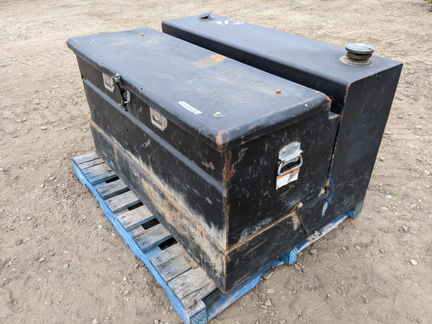 Metal Tool Box with L Shaped Fuel Tank [24IG37006-007] | Team Auctions