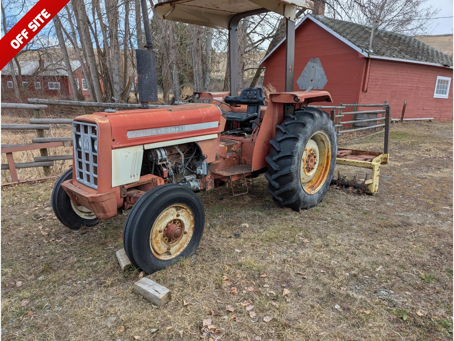 1973 International Harvester 454 2WD Utility Tractor [25DA10011-010 ...