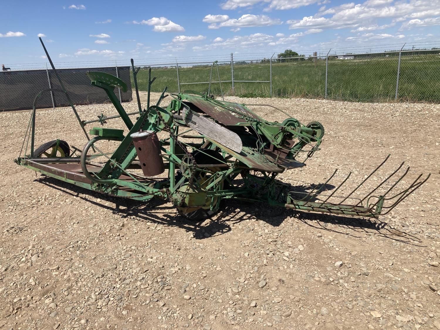 Antique John Deere Grain Binder [24FI02003-159] | Team Auctions