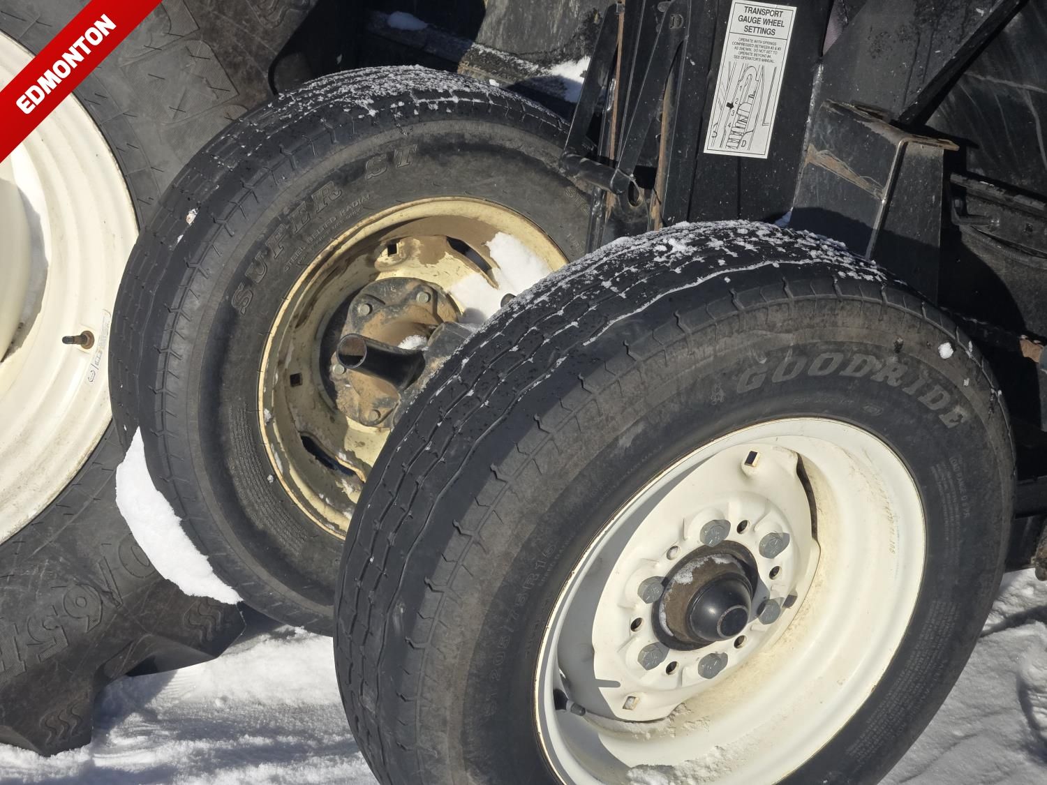 2018 MacDon M1170 30 Ft Swather [25BF44003-002] | Team Auctions