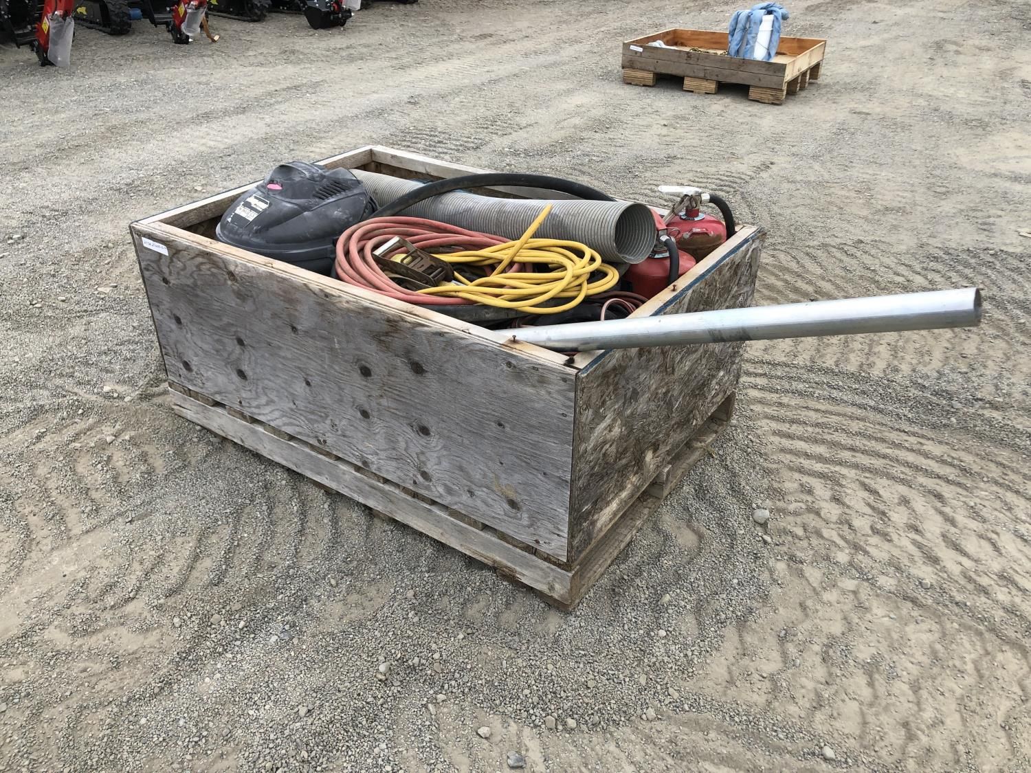 Shop Vac, Cables, Fire Extinguisher [24DE29005-019] | Team Auctions