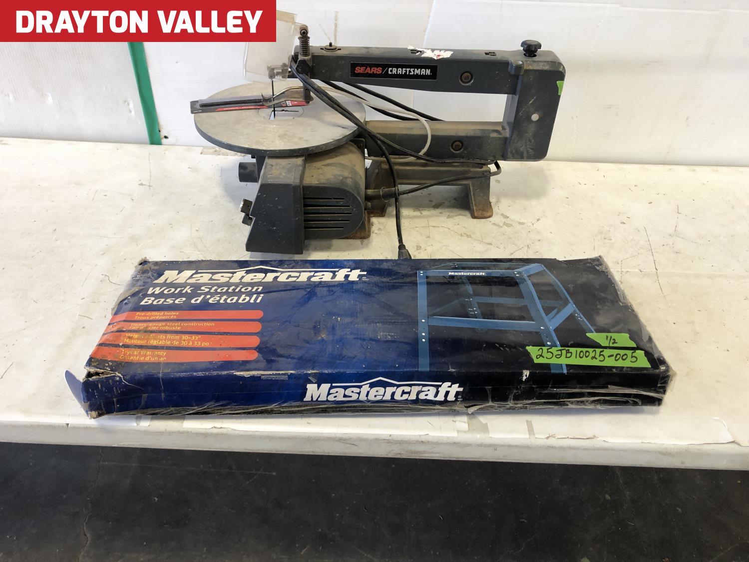 Craftsman 16 Inch Scroll Saw with Extra Blades and Mastercraft Work Station [25JB10025-005 ...