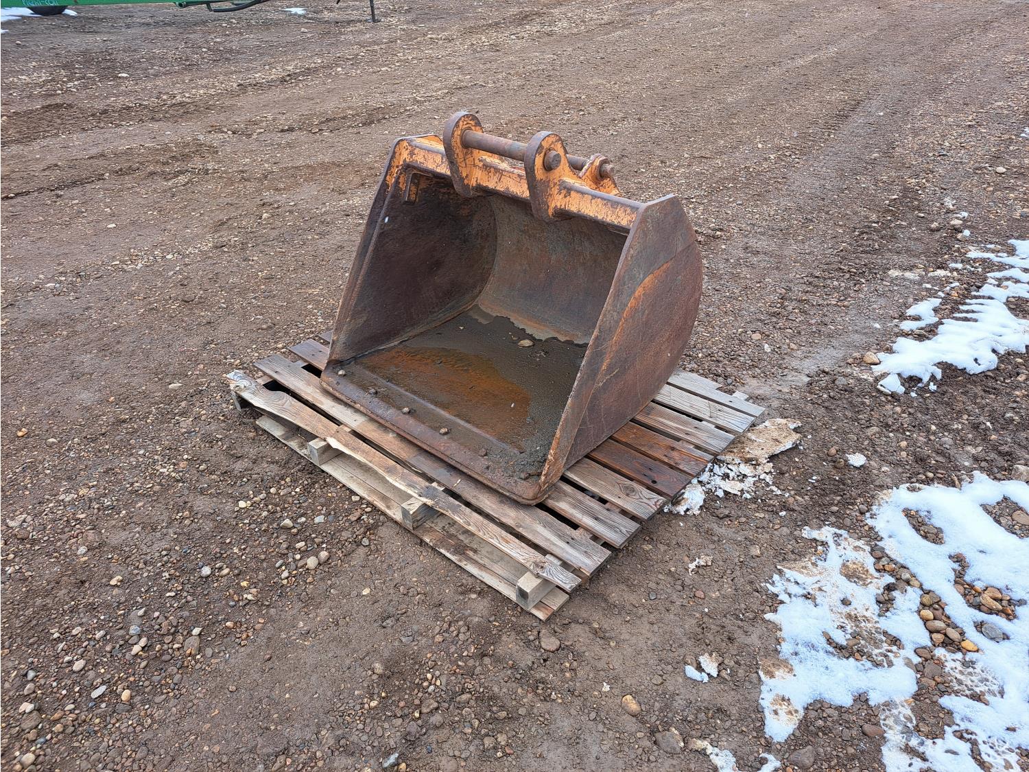 36 Inch Clean Up Bucket - Backhoe Attachment [24DB31009-002] | Team ...