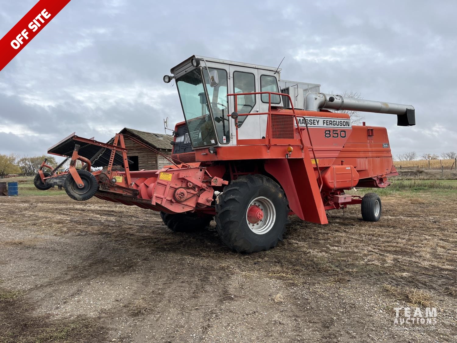 1984 Massey Ferguson 850 Combine [24CA02001-017] | Team Auctions