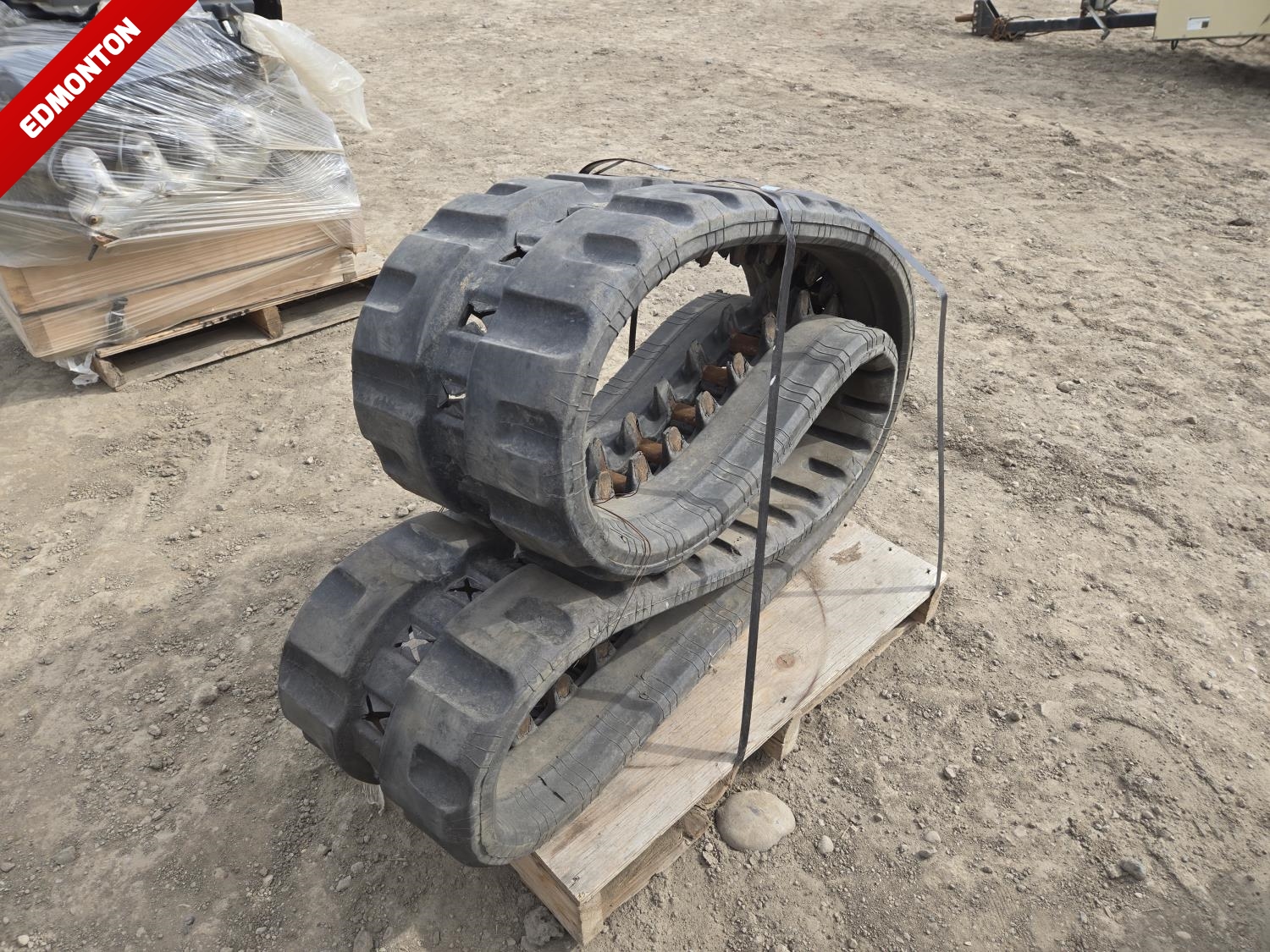 (1) 12 Inch Wide Rubber Track [24DG18018-004] | Team Auctions