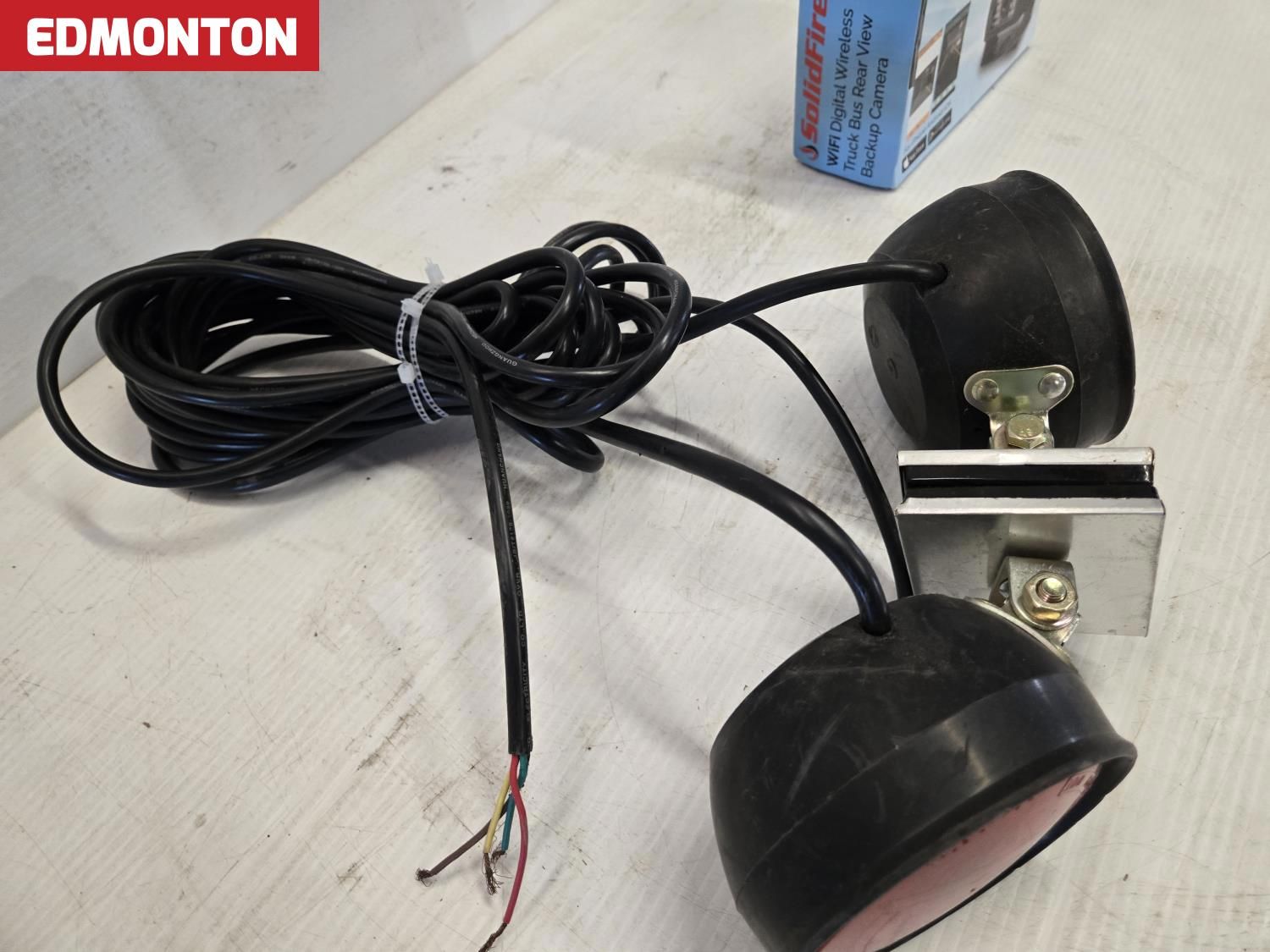 Solid Fire Digital Wireless Rear View Camera & Magnetic Trailer Lights [26AA48004-030] | Team ...