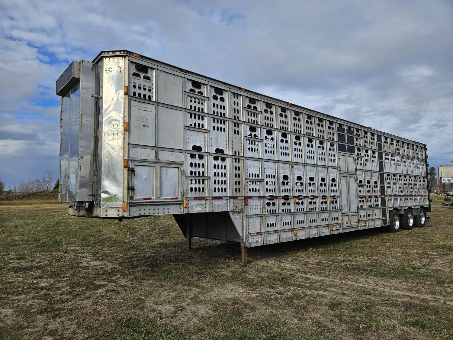 2010 Barret 53 Ft Barrett Tridem Cattle Liner [24JD05051-001] | Team ...
