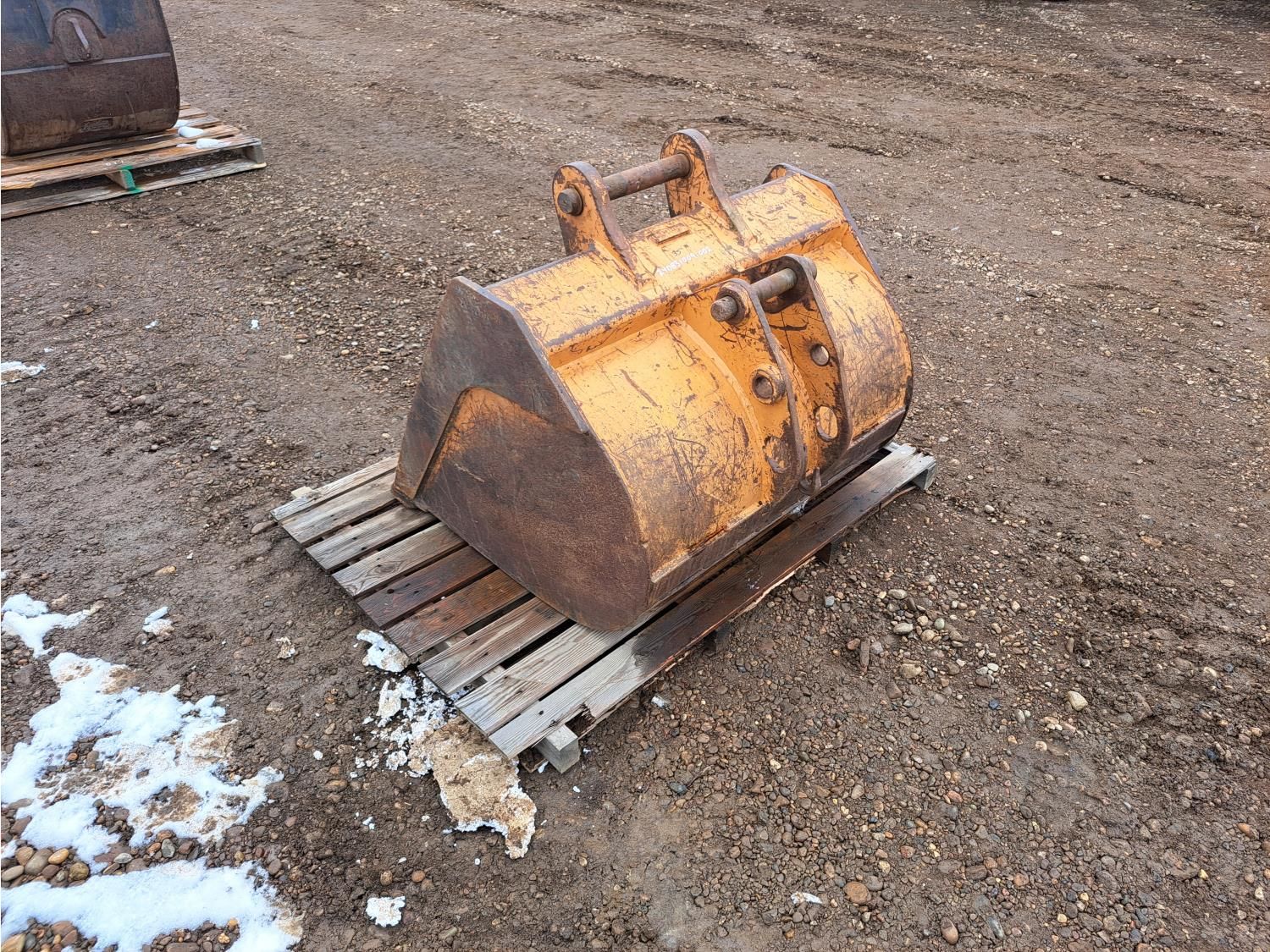 36 Inch Clean Up Bucket - Backhoe Attachment [24DB31009-002] | Team ...