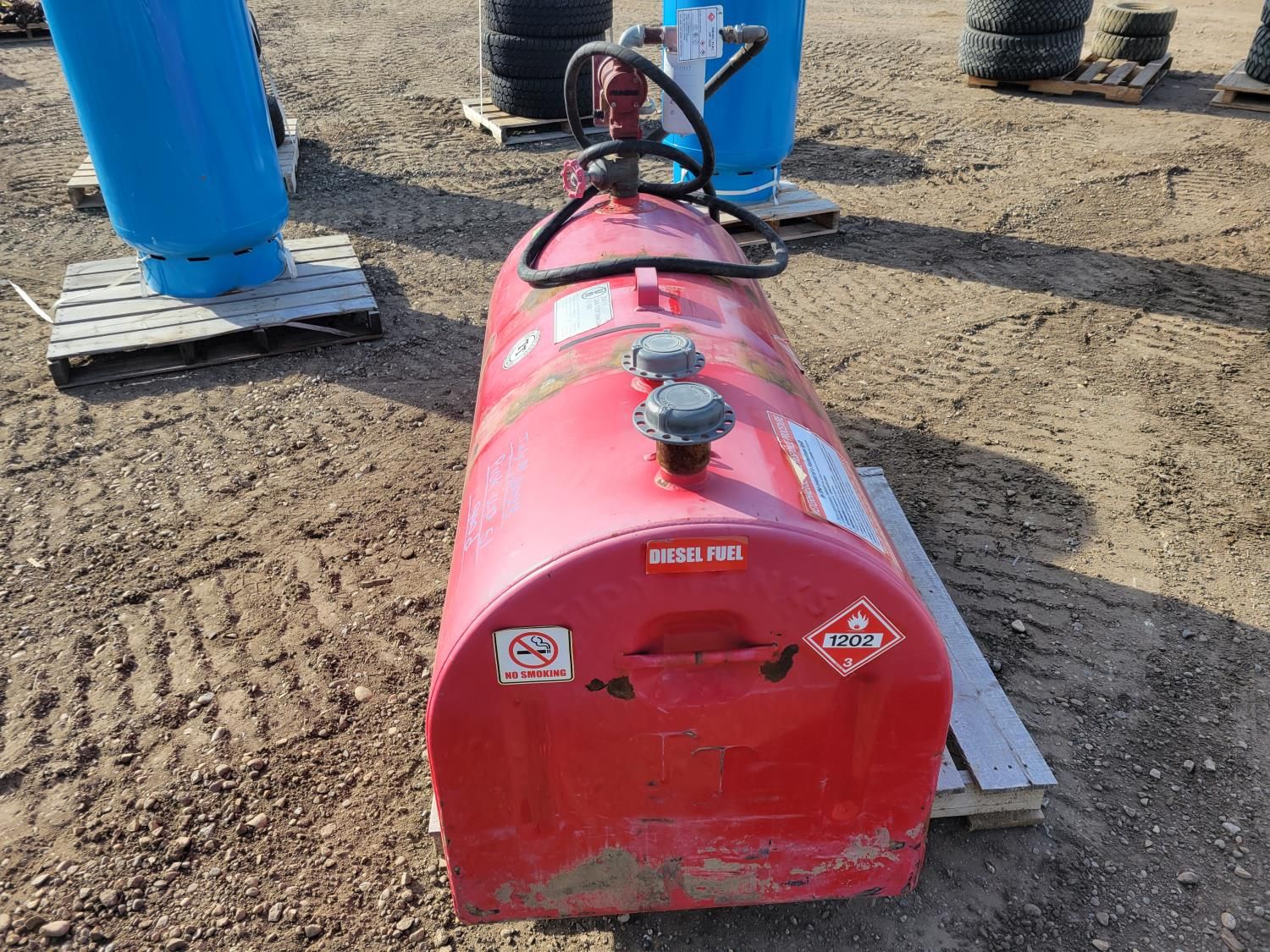 Tidy Tank 765 L Fuel Tank with Fill-Rite 12V 20 GPM Fuel Pump ...