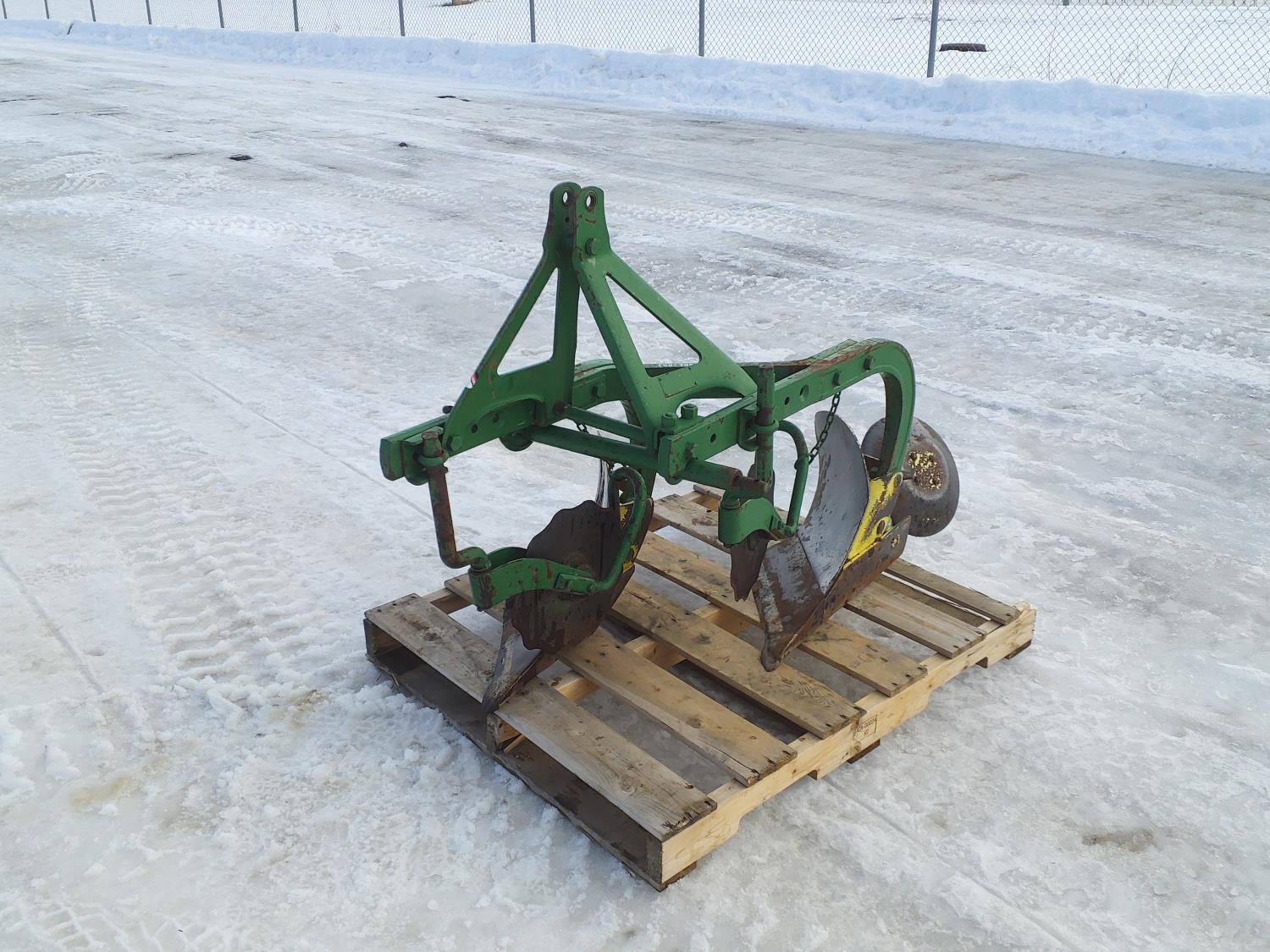 2 Bottom 3 PT Hitch Plow [25DE07002-003] | Team Auctions