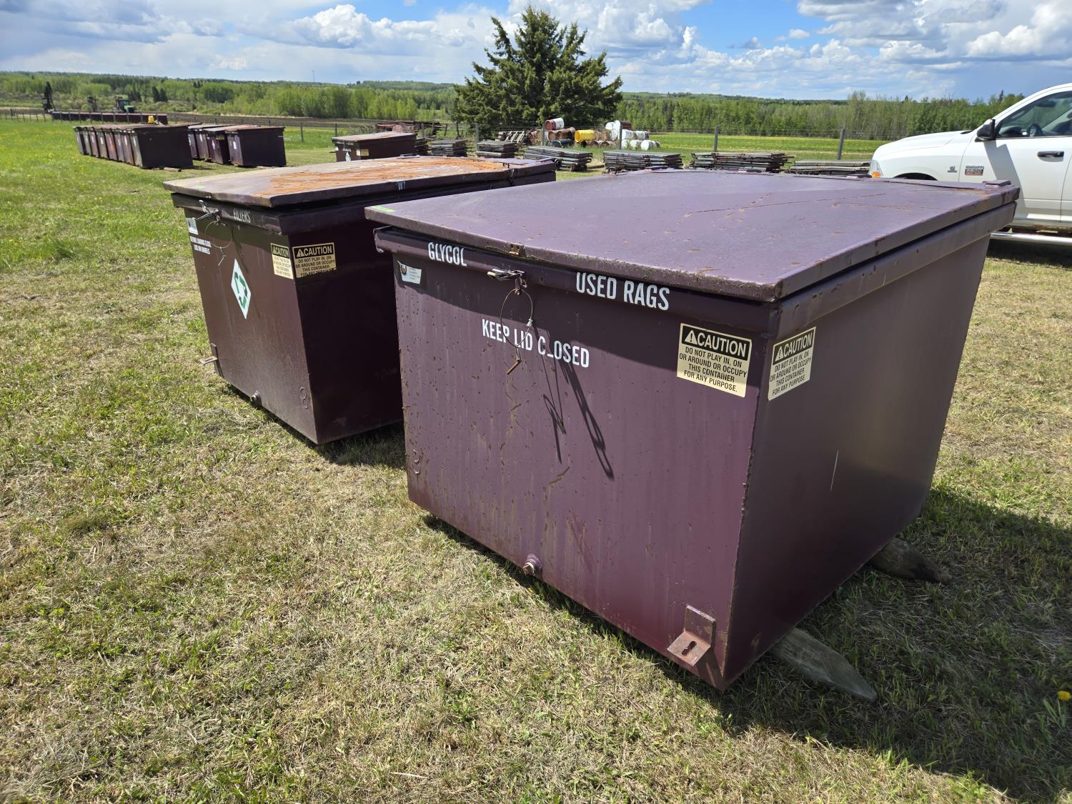 (2) Universal Handling Equipment 52 Inch X 52 Inch Secondary ...