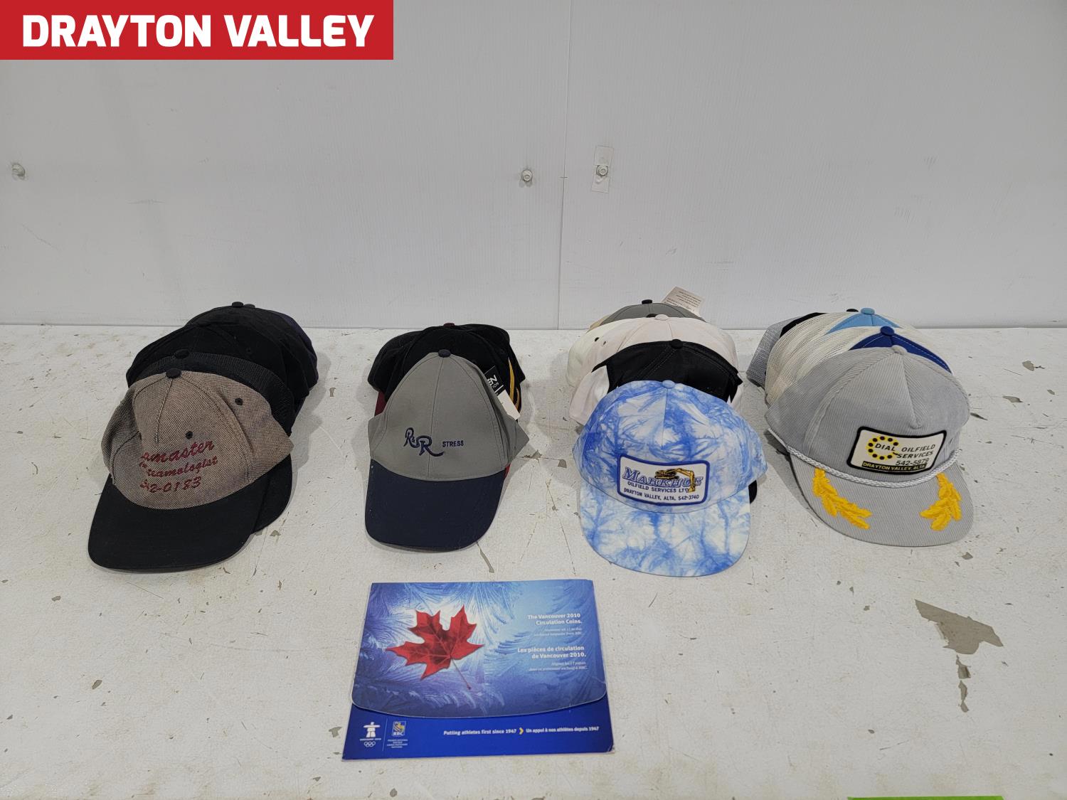Qty of Hats and 15 Piece Commemorative Coins [25HD37041-012] | Team Auctions