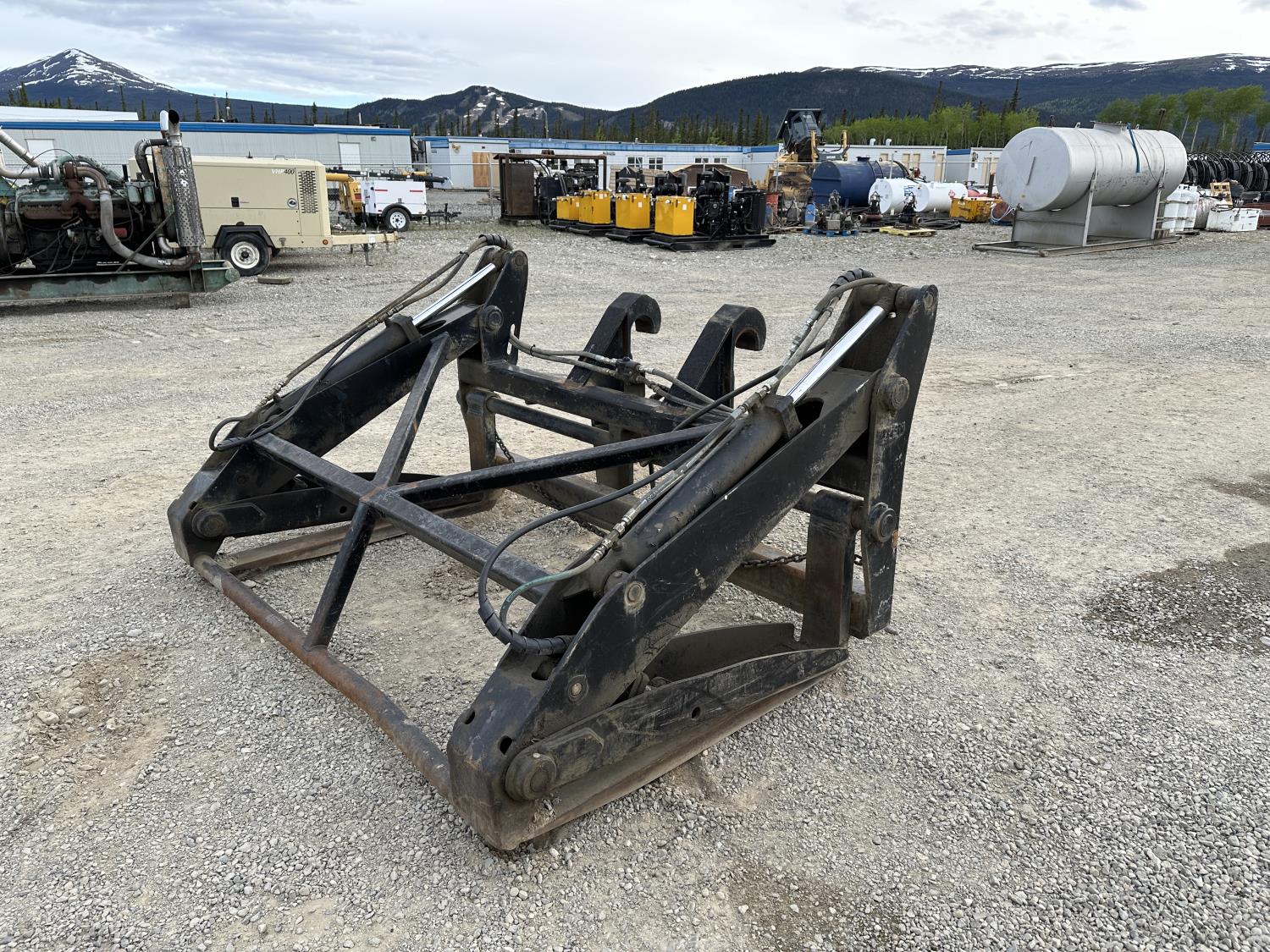 Pipe Grapple - Wheel Loader Attachment [24FM03014-027] | Team Auctions