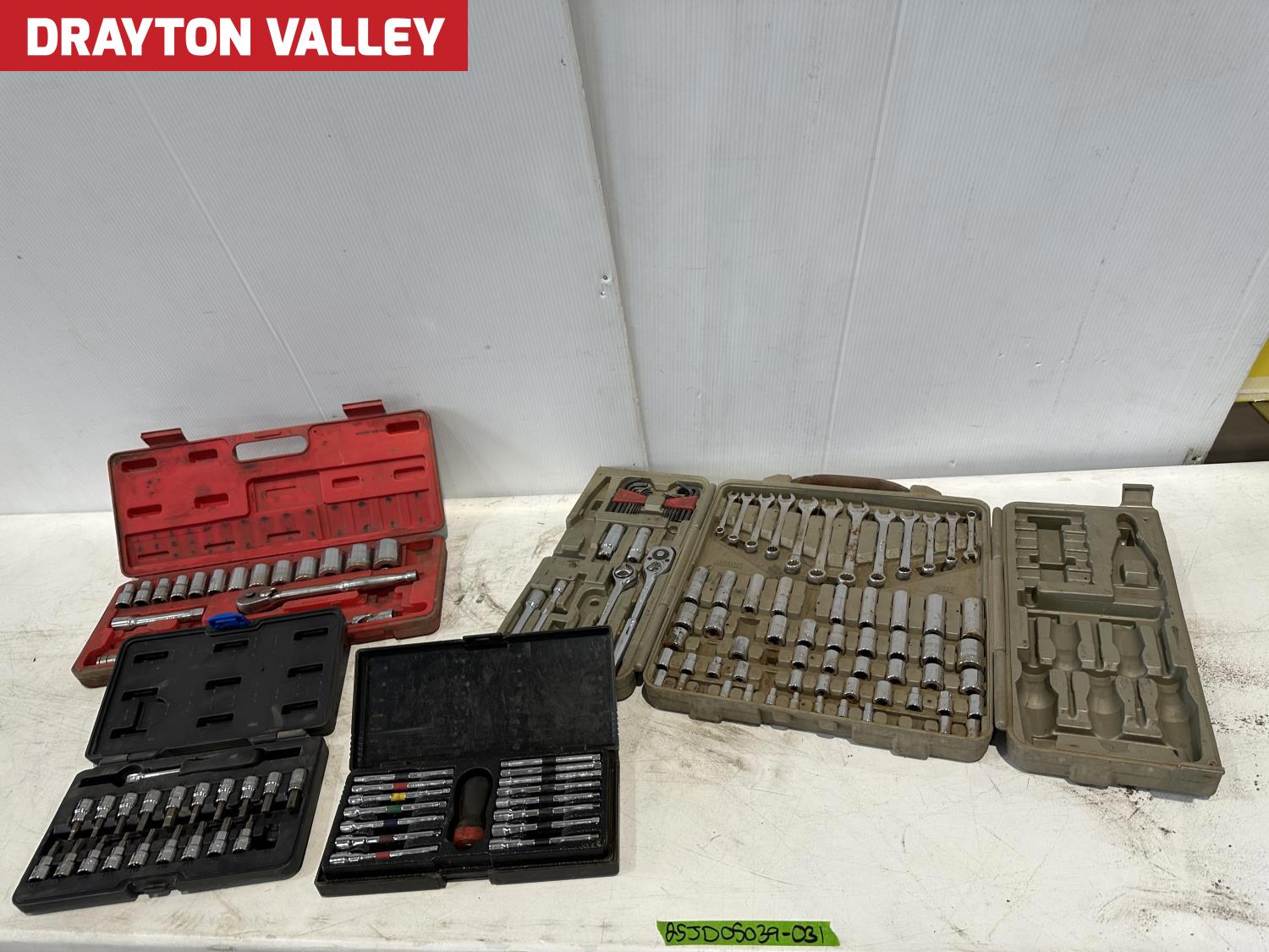 Assorted Tool Sets [25JD05039-031] | Team Auctions