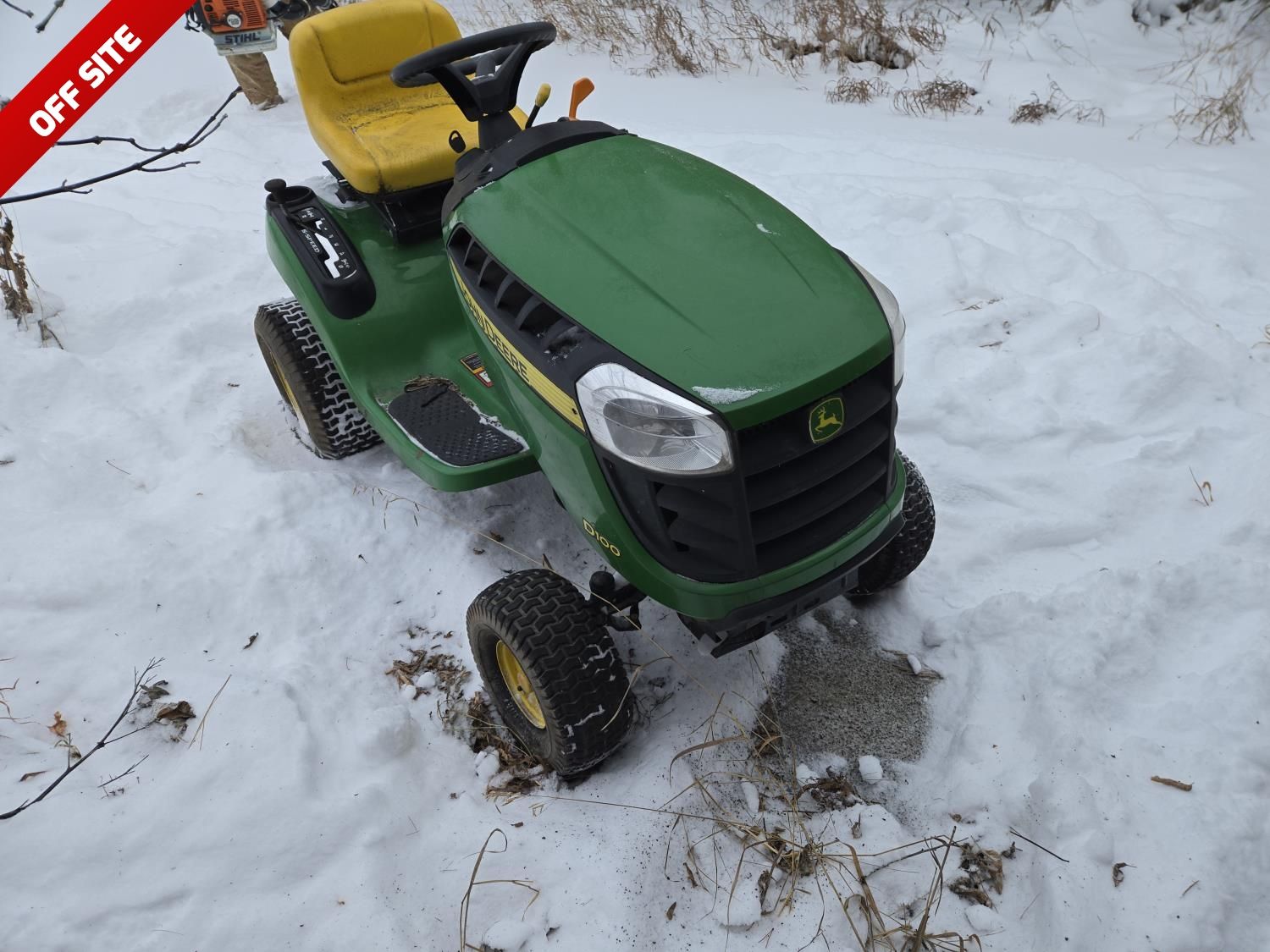 2011 John Deere D100 Lawn Tractor [24LD05022-014] | Team Auctions