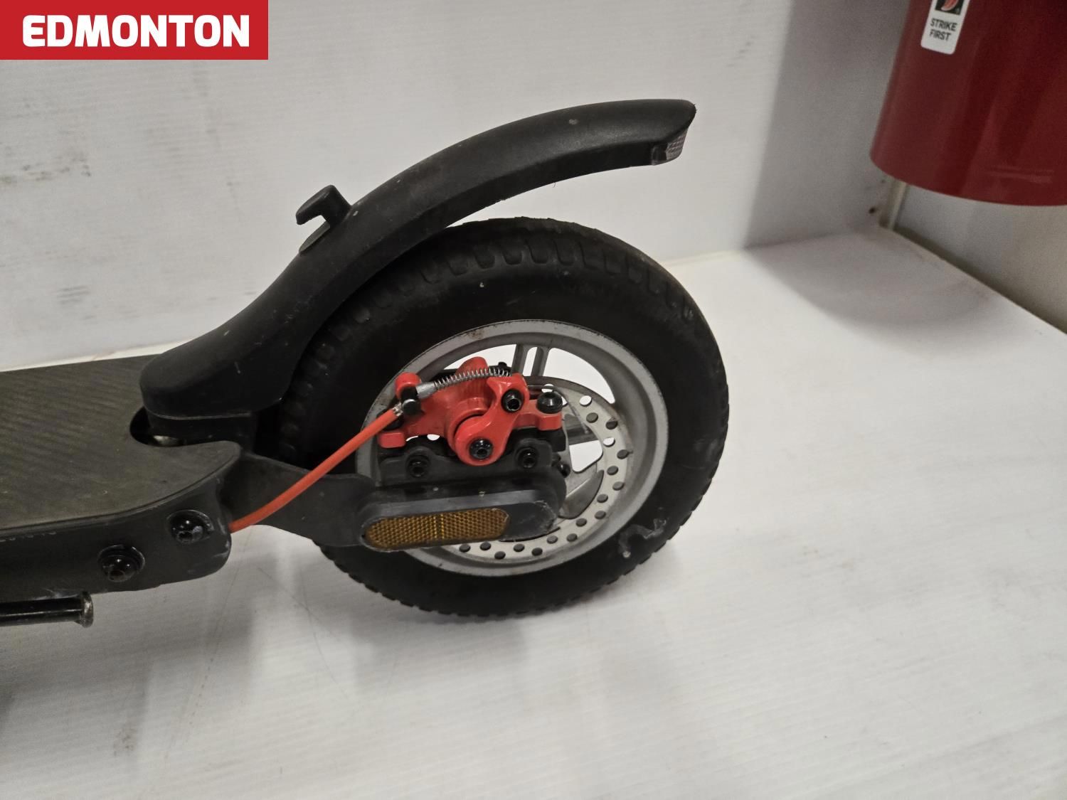 5TH Wheel Electric Scooter [26AA48004-013] | Team Auctions