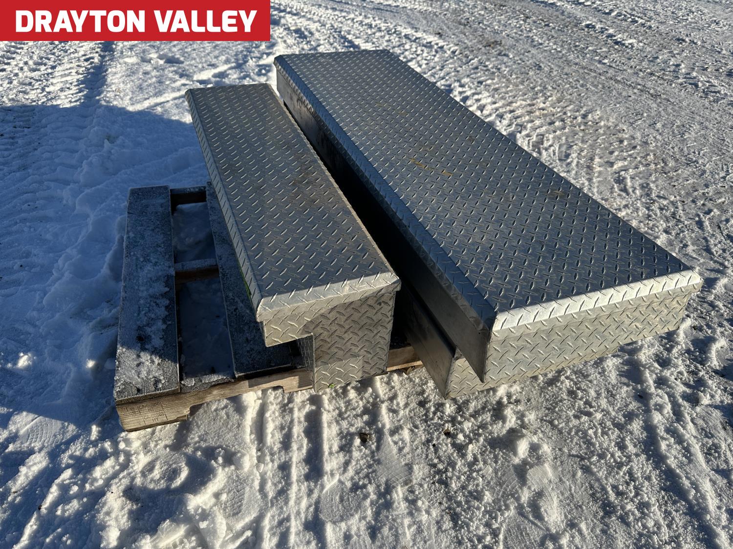 Delta Truck Tool Box and Owens Side Mount Truck Tool Box [25LC05008-002 ...