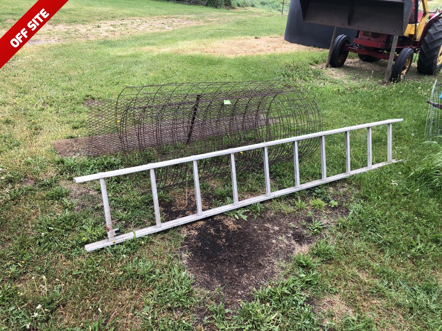 10' Aluminum ladder, 5' wire mesh fencing [24GC18001-010] | Team Auctions
